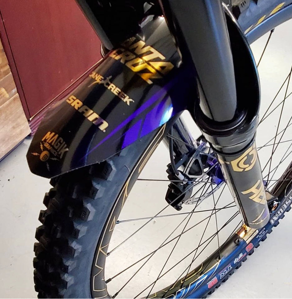 FENDER (CUSTOM) – Magik Graphics